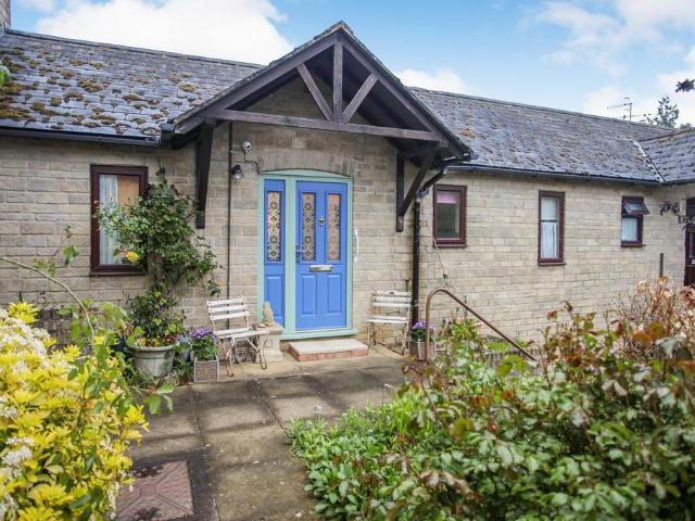 2 bedroom terraced bungalow for sale