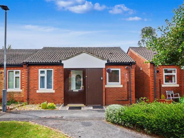 2 bedroom terraced bungalow for sale