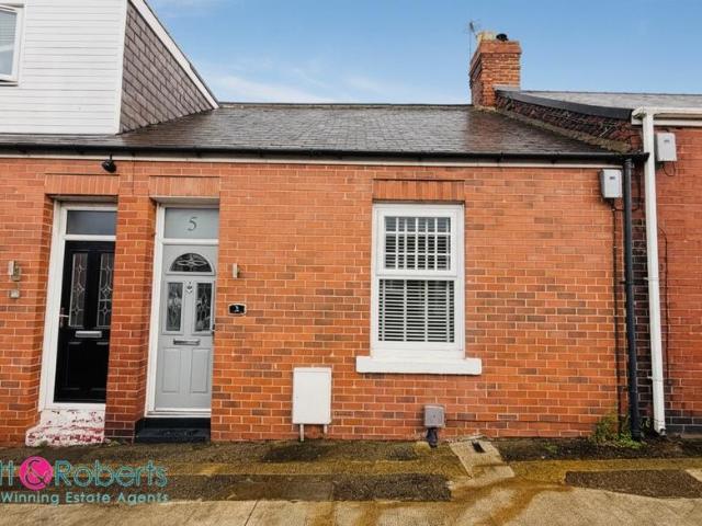 2 bedroom terraced bungalow for sale