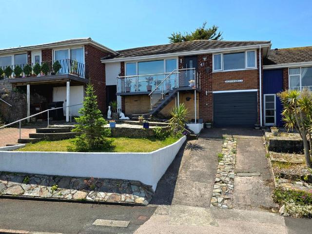 2 bedroom terraced bungalow for sale