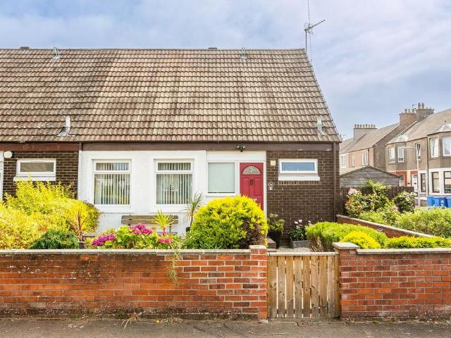 2 bedroom terraced bungalow for sale