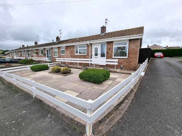 2 bedroom terraced bungalow for sale