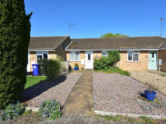 2 bedroom terraced bungalow for sale