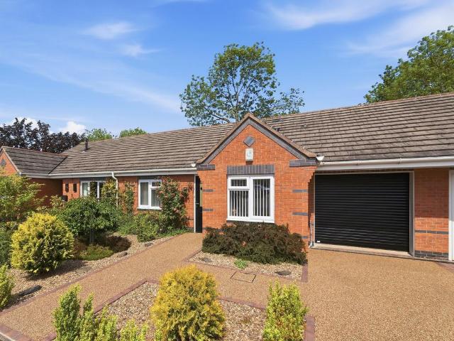 2 bedroom terraced bungalow for sale