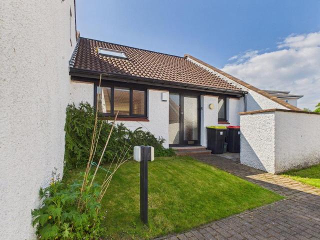 2 bedroom terraced bungalow for sale