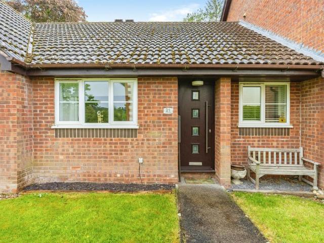 2 bedroom terraced bungalow for sale