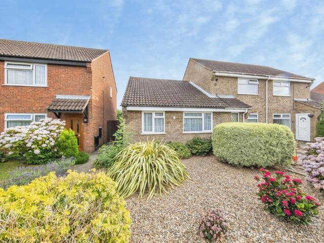 2 bedroom terraced bungalow for sale