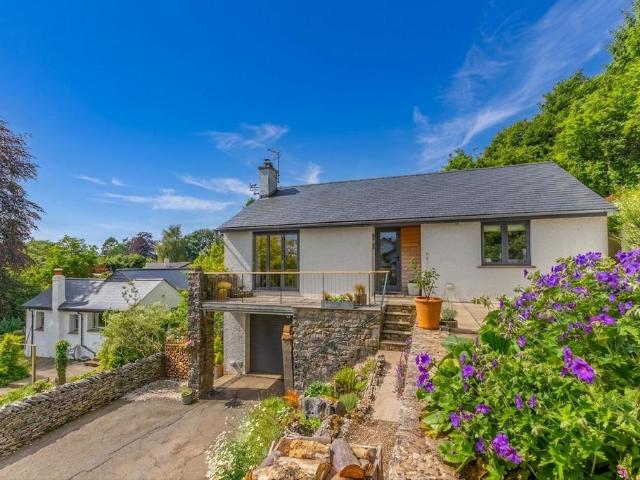 2 bedroom terraced bungalow for sale
