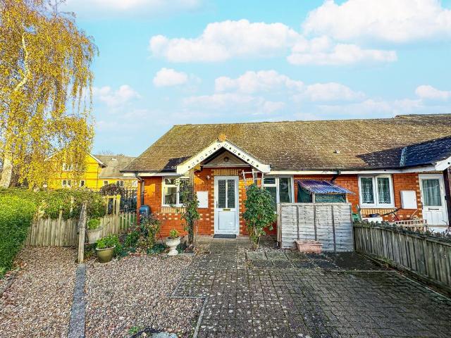 2 bedroom terraced bungalow for sale