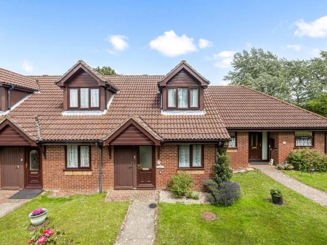 2 bedroom terraced bungalow for sale