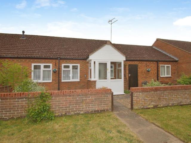2 bedroom terraced bungalow for sale