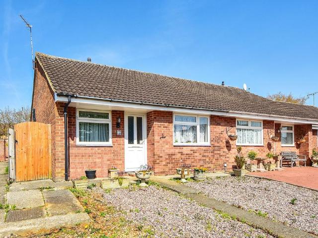 2 bedroom terraced bungalow for sale