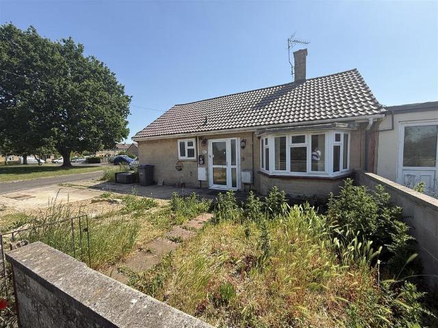 2 bedroom terraced bungalow for sale