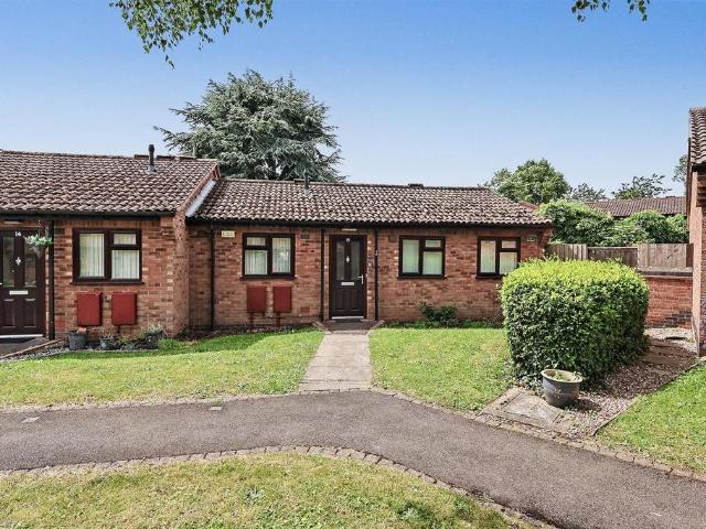 2 bedroom terraced bungalow for sale