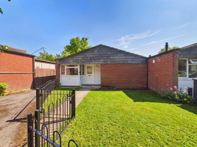2 bedroom terraced bungalow for sale