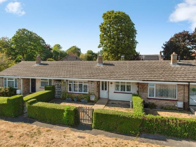 2 bedroom terraced bungalow for sale