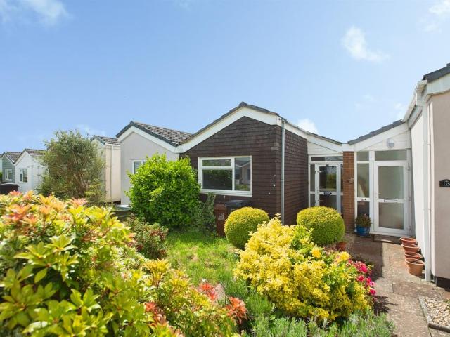 2 bedroom terraced bungalow for sale