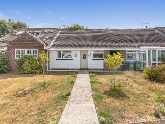 2 bedroom terraced bungalow for sale