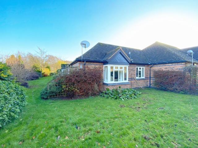2 bedroom terraced bungalow for sale