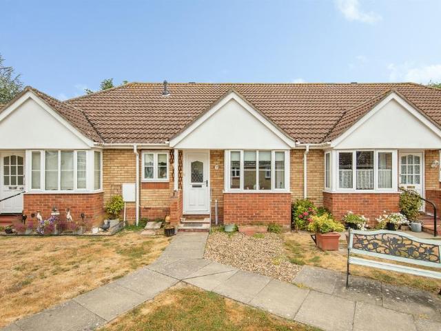2 bedroom terraced bungalow for sale