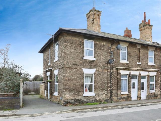 2 bedroom terraced bungalow for sale