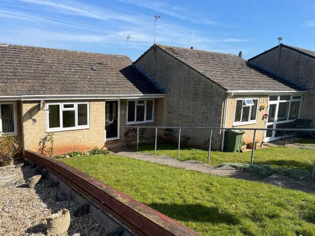 2 bedroom terraced bungalow for sale