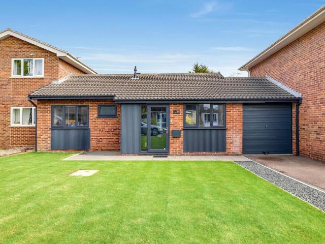 2 bedroom terraced bungalow for sale