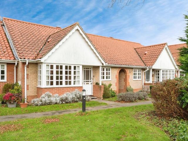 2 bedroom terraced bungalow for sale