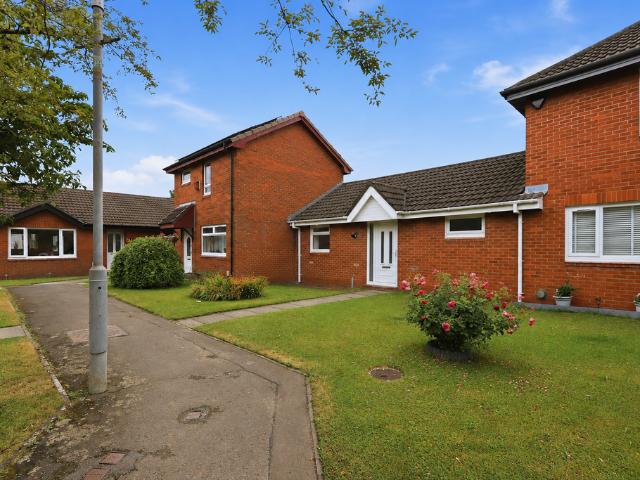 2 bedroom terraced bungalow for sale