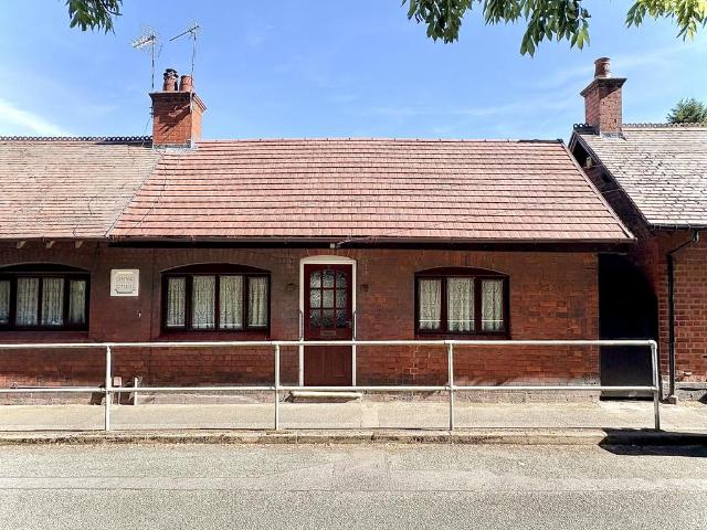 2 bedroom terraced bungalow for sale