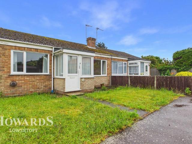 2 bedroom terraced bungalow for sale