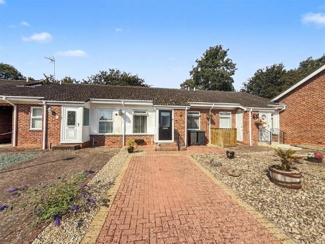 2 bedroom terraced bungalow for sale