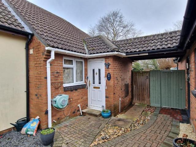 2 bedroom terraced bungalow for sale