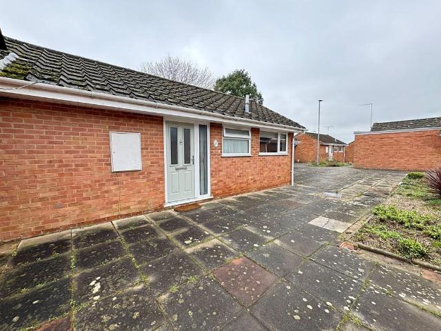 2 bedroom terraced bungalow for sale