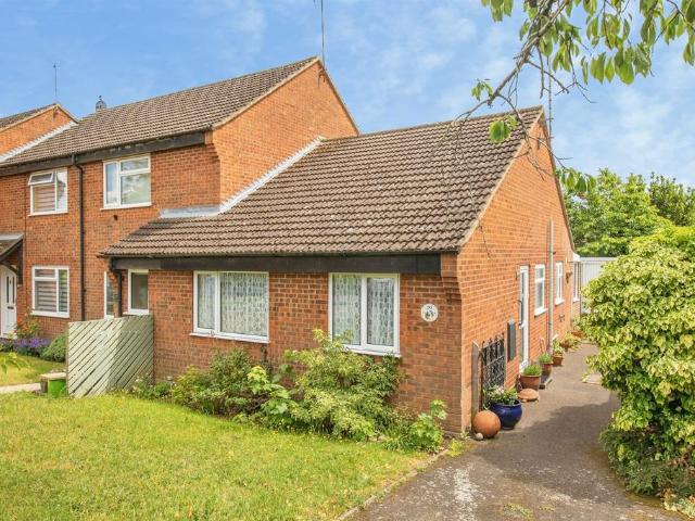 2 bedroom terraced bungalow for sale