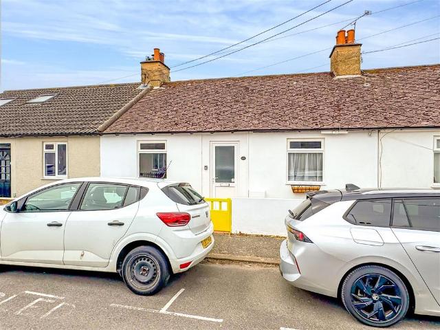 2 bedroom terraced bungalow for sale