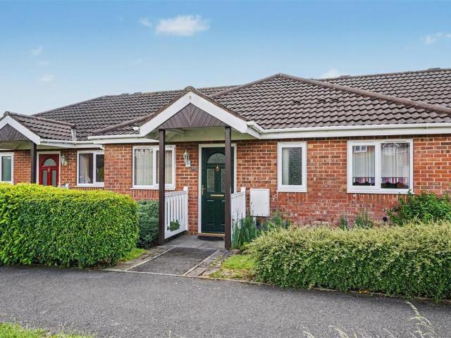 2 bedroom terraced bungalow for sale