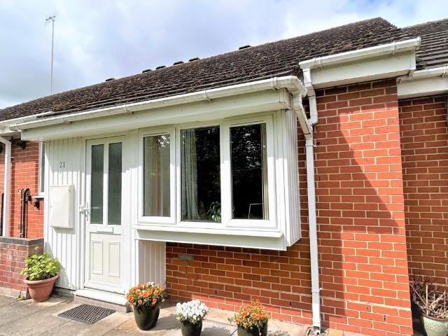 2 bedroom terraced bungalow for sale