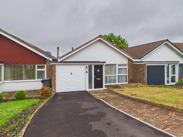 2 bedroom terraced bungalow for sale