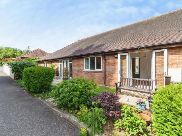 2 bedroom terraced bungalow for sale