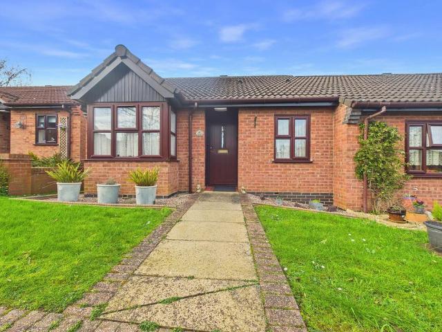 2 bedroom terraced bungalow for sale
