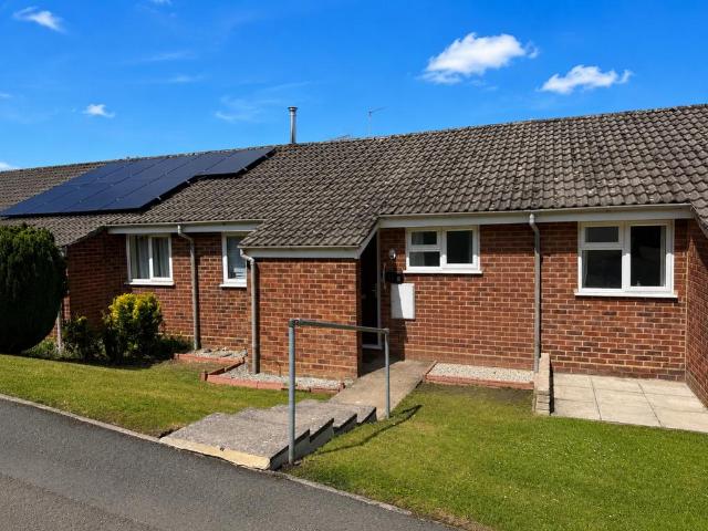 2 bedroom terraced bungalow for sale