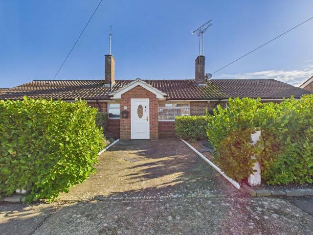 2 bedroom terraced bungalow for sale