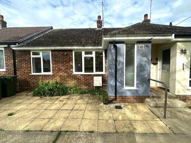 2 bedroom terraced bungalow for sale