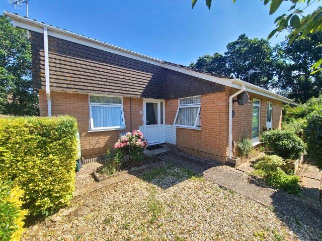 2 bedroom terraced bungalow for sale