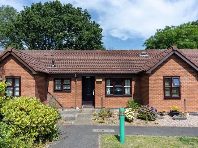 2 bedroom terraced bungalow for sale
