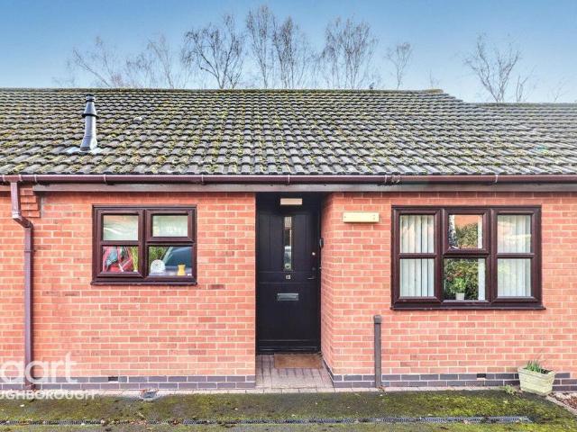 2 bedroom terraced bungalow for sale