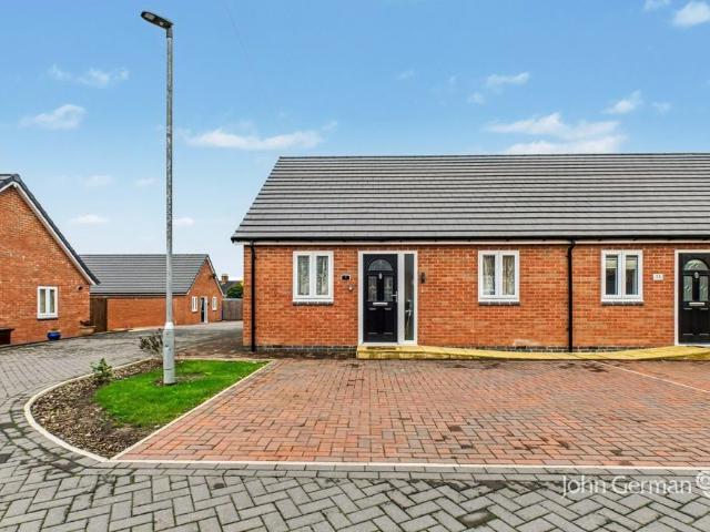 2 bedroom terraced bungalow for sale