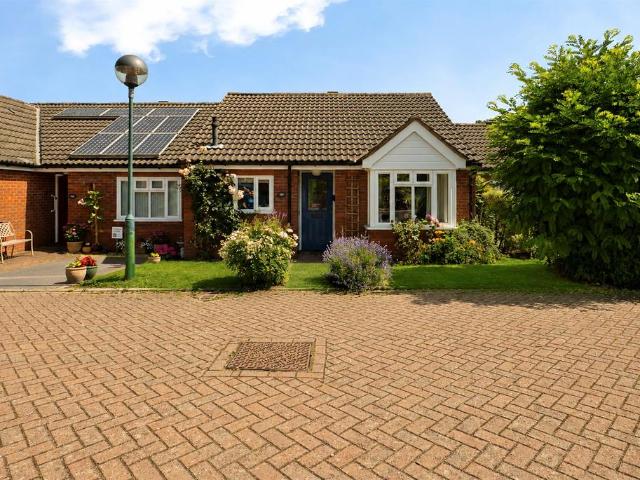 2 bedroom terraced bungalow for sale