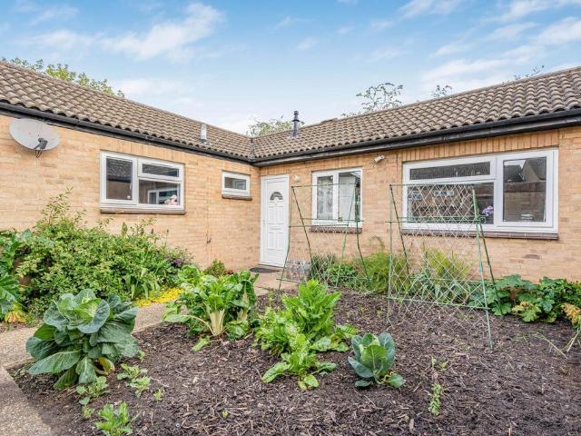 2 bedroom terraced bungalow for sale